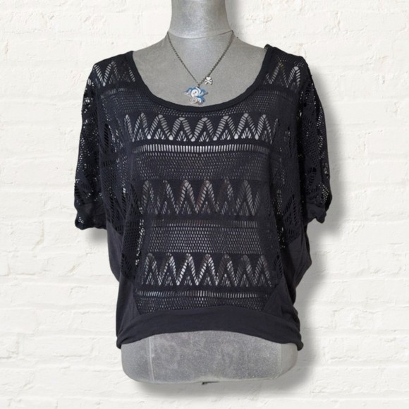Eyeshadow | Tops | M Eyeshadow Crochet Mesh Dolman Cropped Cover Up ...